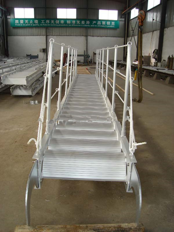 Anti-corrosive Marine Draft Ladder , Boat Boarding Ladders Surface Oxidated