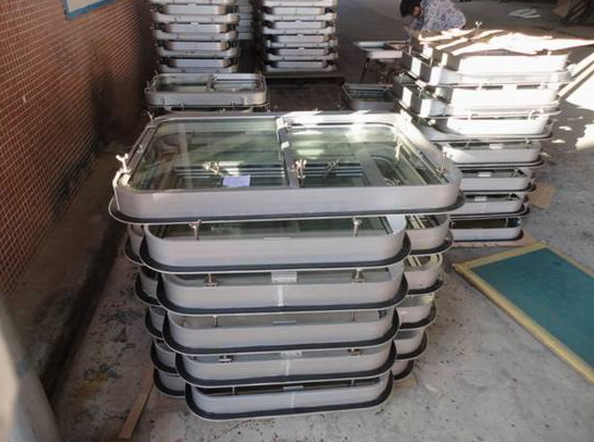 Marine Steel Bolted & Welding Cabin Windows , Rectangular Windows With Round Angle