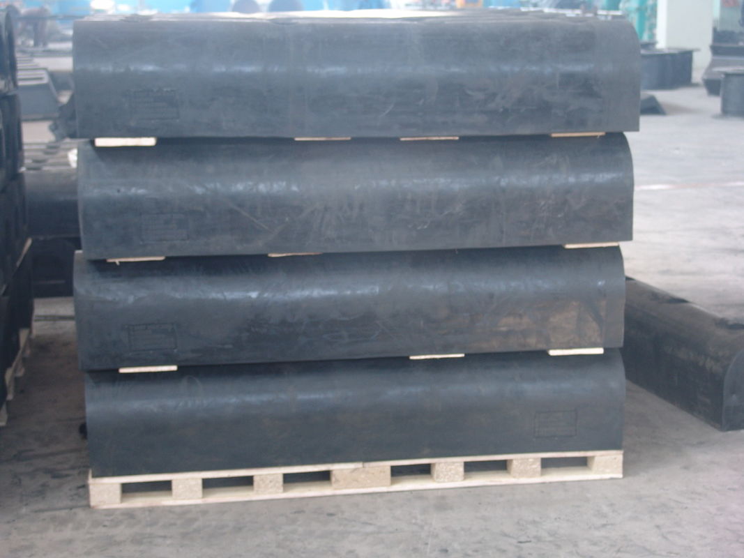 D200×200-D500×500 Rubber Elements D Type Marine Fenders For Small Size ...