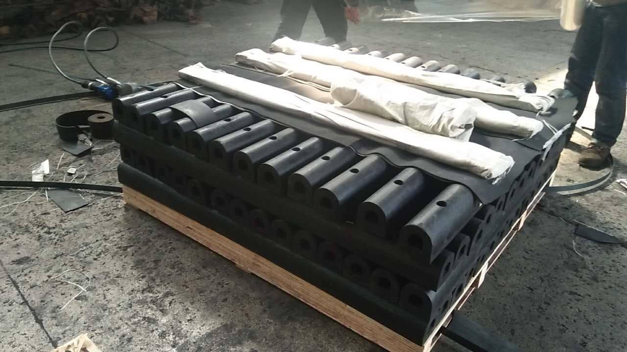 D200×200 Small Size GD Type DR Marine Rubber Fenders For Ships