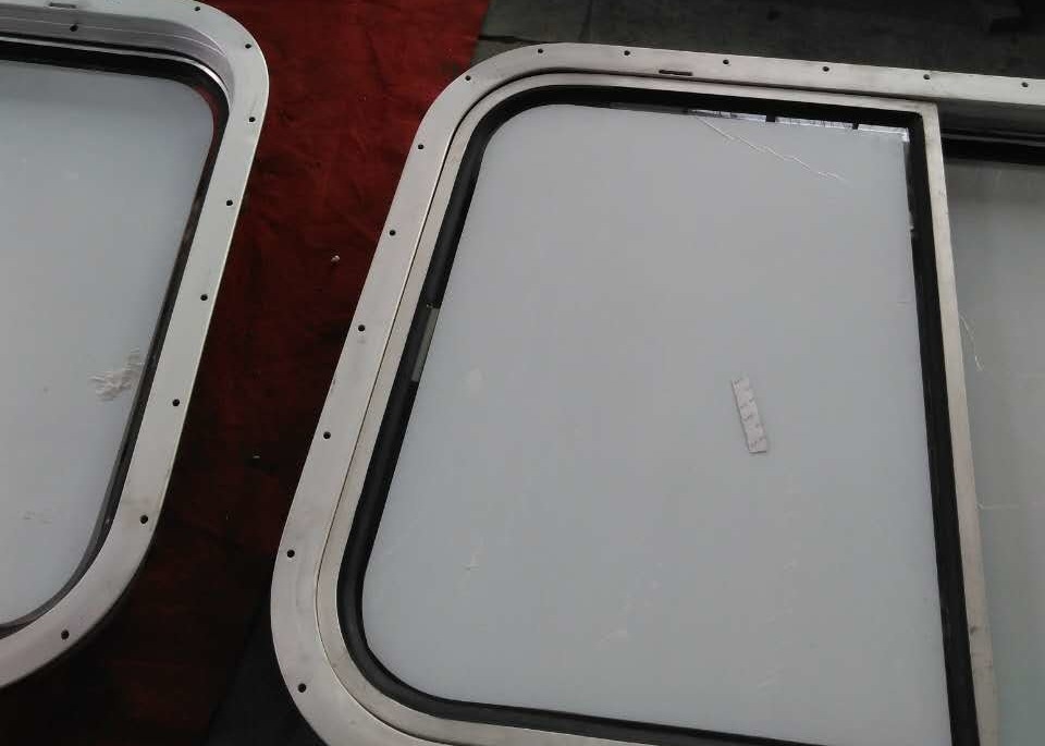 Horizontal Welded Sealed Marine Windows Stainless Steel Wheel House Windows
