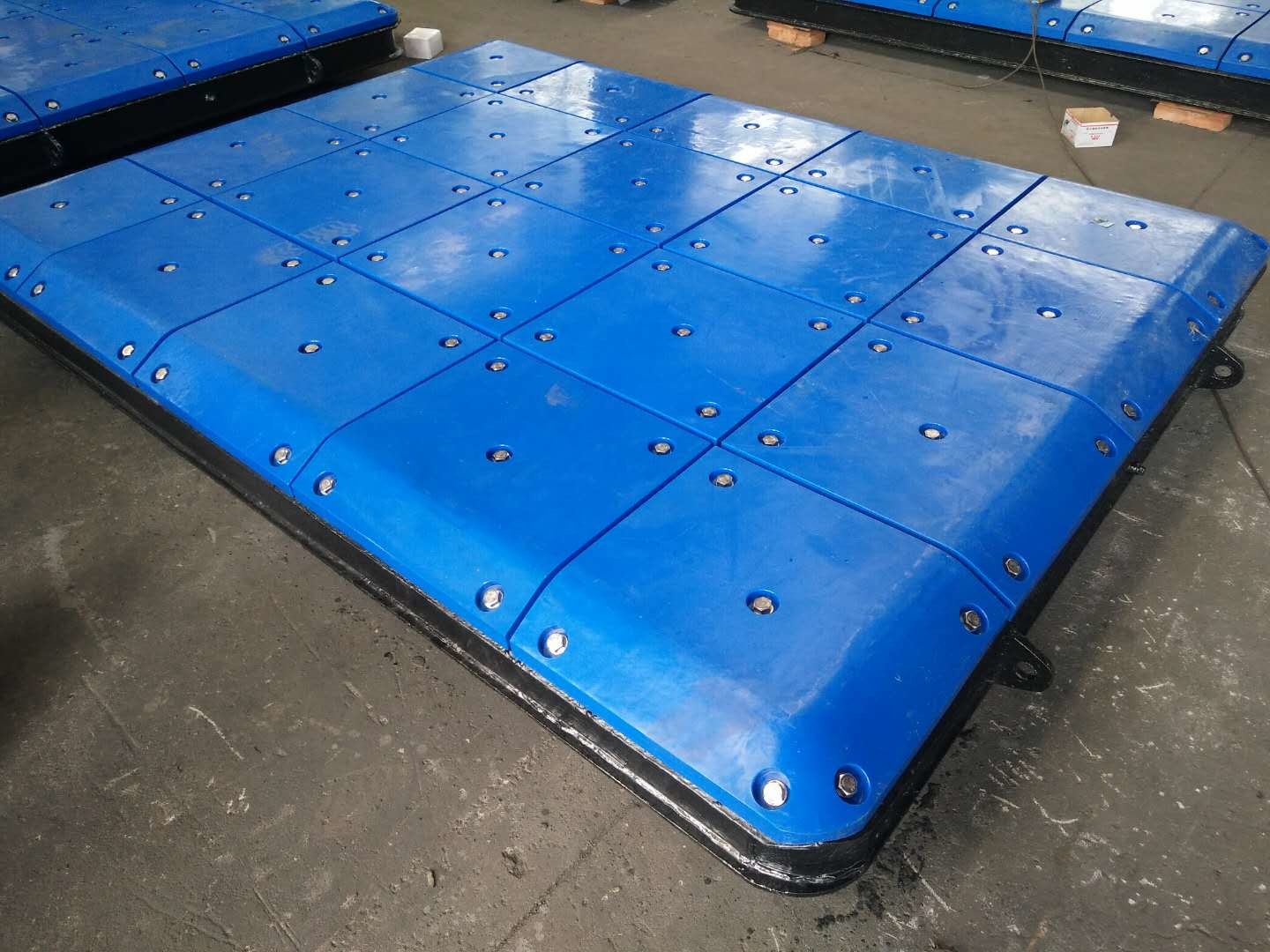 Customized UHMW - PE Face Pads For Impingement Bolt Mounting